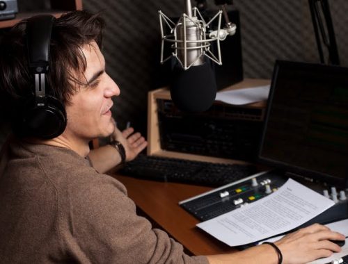 Locutor de rádio para Web Rádio Online - Maxcast